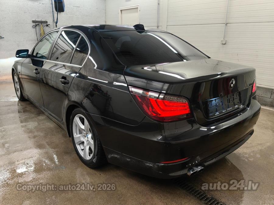 Melns BMW 5 Series 2007 Viljandi, ar dzinēja tilpumu 3.00 L un nobraukumu 227 tūkst. km par 5990 €, foto 15 vietnē AUTOMOTO.COM.LV