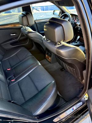 Melns BMW 5 Series 2007 Tallina, ar dzinēja tilpumu 3.00 L un nobraukumu 353 tūkst. km par 6500 €, foto 9 vietnē AUTOMOTO.COM.LV