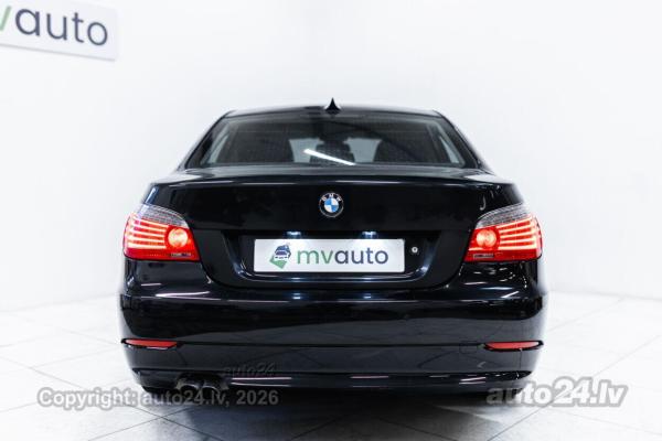 Melns BMW 5 Series 2008 Tallina, ar dzinēja tilpumu 3.00 L un nobraukumu 279 tūkst. km par 5990 €, foto 7 vietnē AUTOMOTO.COM.LV