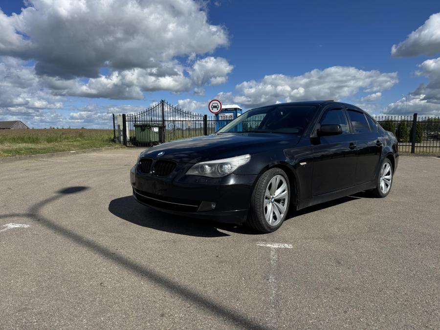 Black BMW 5 Series 2008 in Silale, with an engine capacity of 3.00 L and mileage of 395 thousand km for 4900 €, photo 3 on AUTOMOTO.COM.LV