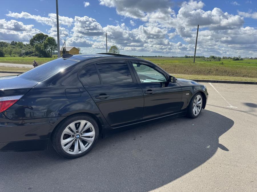 Black BMW 5 Series 2008 in Silale, with an engine capacity of 3.00 L and mileage of 395 thousand km for 4900 €, photo 5 on AUTOMOTO.COM.LV
