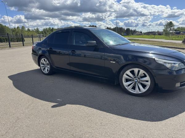 Black BMW 5 Series 2008 in Silale, with an engine capacity of 3.00 L and mileage of 395 thousand km for 4900 €, photo 5 on AUTOMOTO.COM.LV
