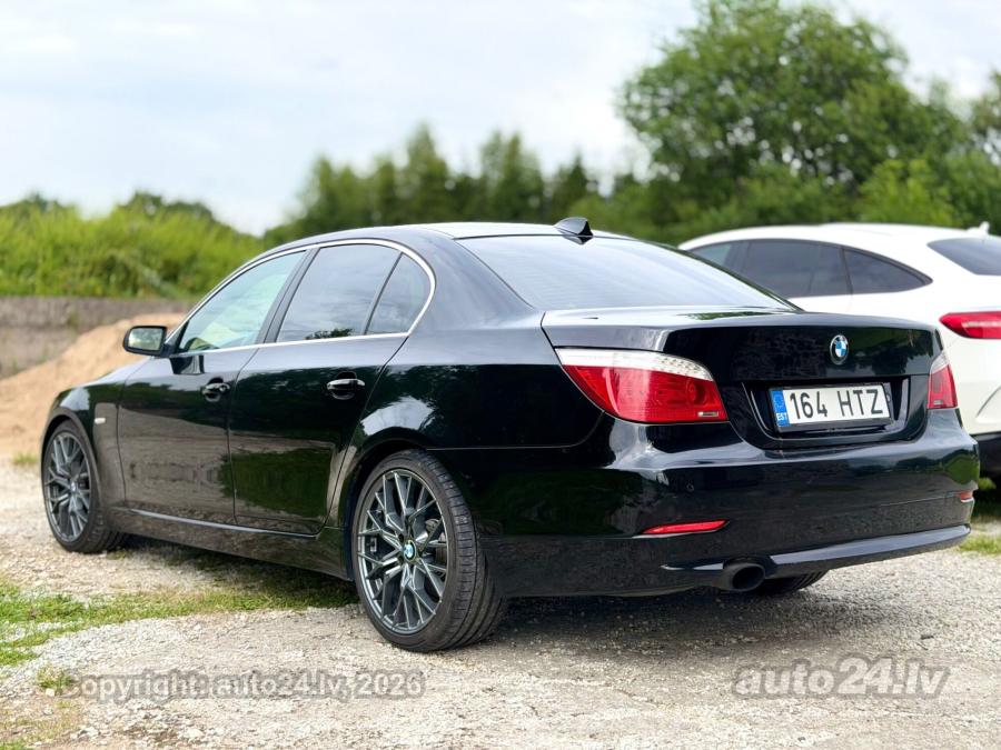 Melns BMW 5 Series 2009 Tallina, ar dzinēja tilpumu 2.00 L un nobraukumu 324 tūkst. km par 5500 €, foto 4 vietnē AUTOMOTO.COM.LV