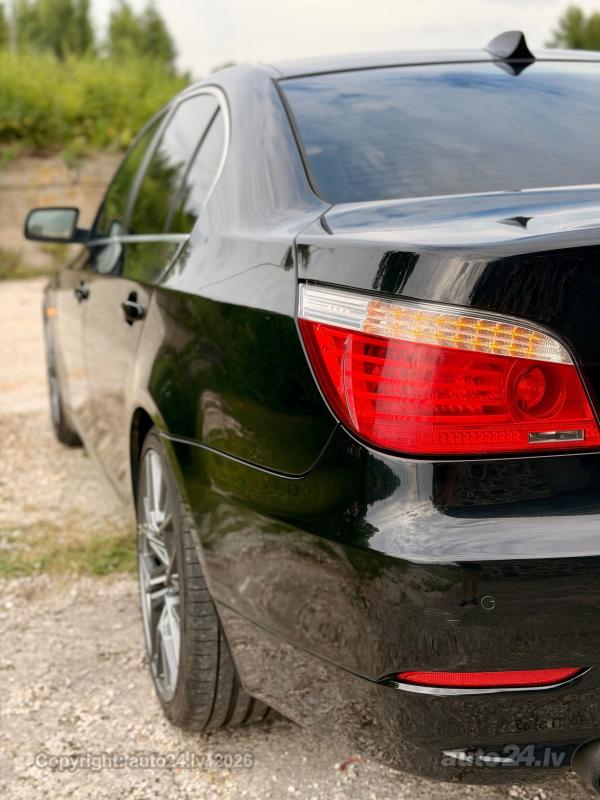 Melns BMW 5 Series 2009 Tallina, ar dzinēja tilpumu 2.00 L un nobraukumu 324 tūkst. km par 5500 €, foto 8 vietnē AUTOMOTO.COM.LV