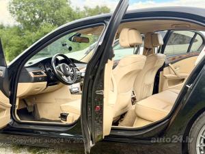 Melns BMW 5 Series 2009 Tallina, ar dzinēja tilpumu 2.00 L un nobraukumu 324 tūkst. km par 5500 €, foto 12 vietnē AUTOMOTO.COM.LV