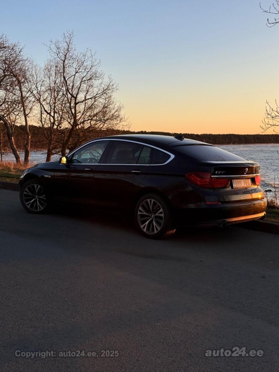 Black BMW 5 Series 2010 in Tallinn, with an engine capacity of 3.00 L and mileage of 210 thousand km for 11700 €, photo 1 on AUTOMOTO.COM.LV