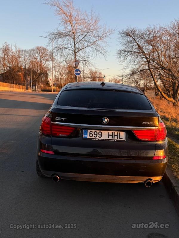 Melns BMW 5 Series 2010 Tallina, ar dzinēja tilpumu 3.00 L un nobraukumu 210 tūkst. km par 11700 €, foto 4 vietnē AUTOMOTO.COM.LV