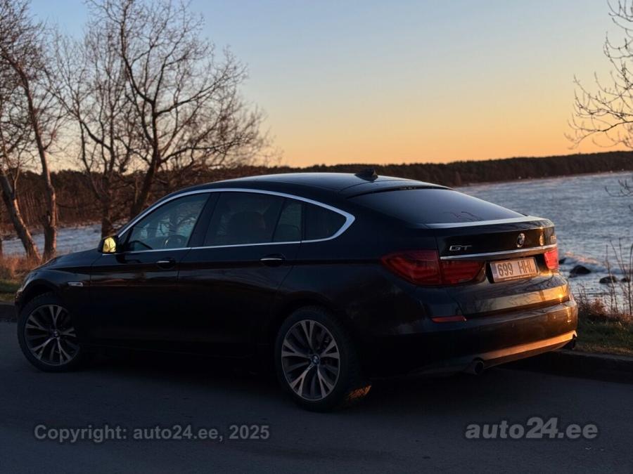 Black BMW 5 Series 2010 in Tallinn, with an engine capacity of 3.00 L and mileage of 210 thousand km for 11700 €, photo 29 on AUTOMOTO.COM.LV