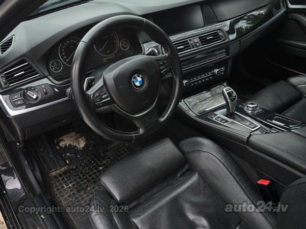 Black BMW 5 Series 2010 in Tallinn, with an engine capacity of 3.00 L and mileage of 289 thousand km for 7490 €, photo 8 on AUTOMOTO.COM.LV
