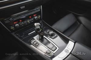Black BMW 5 Series 2010 in Tartu, with an engine capacity of 3.00 L and mileage of 440 thousand km for 5999 €, photo 18 on AUTOMOTO.COM.LV