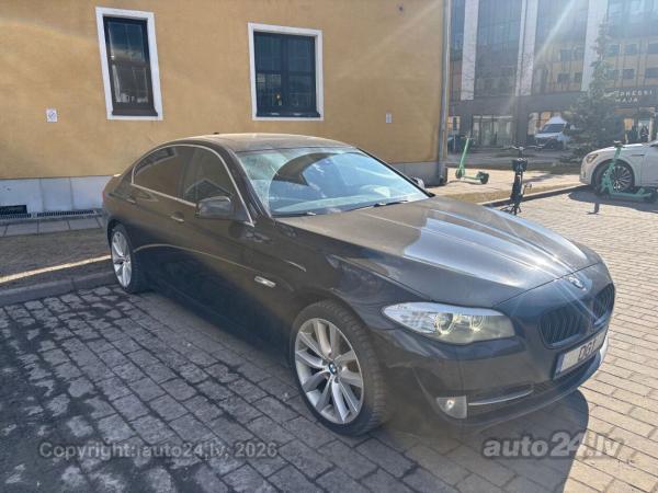 Black BMW 5 Series 2010 in Tallinn, with an engine capacity of 2.00 L and mileage of 284 thousand km for 7800 €, photo 2 on AUTOMOTO.COM.LV