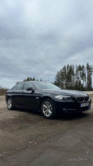 Melns BMW 5 Series 2010 Tallina, ar dzinēja tilpumu 2.00 L un nobraukumu 254 tūkst. km par 10500 €, foto  vietnē AUTOMOTO.COM.LV
