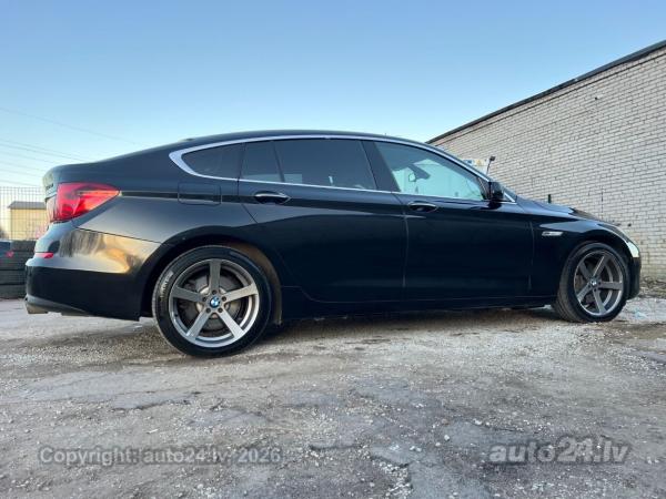 Black BMW 5 Series 2010 in Narva, with an engine capacity of 3.00 L and mileage of 278 thousand km for 7999 €, photo 6 on AUTOMOTO.COM.LV