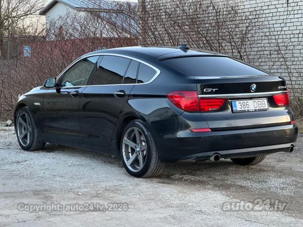 Black BMW 5 Series 2010 in Narva, with an engine capacity of 3.00 L and mileage of 278 thousand km for 7999 €, photo 7 on AUTOMOTO.COM.LV