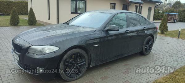 Black BMW 5 Series 2010 in Tallinn, with an engine capacity of 3.00 L and mileage of 270 thousand km for 10550 €, photo 2 on AUTOMOTO.COM.LV
