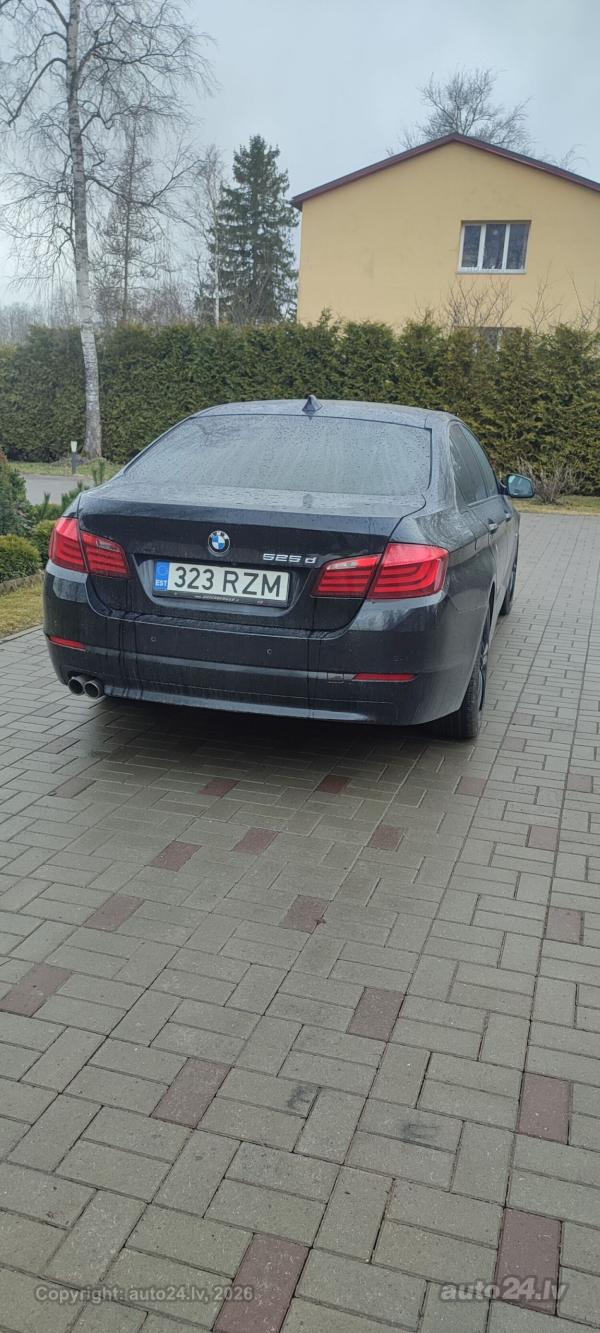 Black BMW 5 Series 2010 in Tallinn, with an engine capacity of 3.00 L and mileage of 270 thousand km for 10550 €, photo 4 on AUTOMOTO.COM.LV