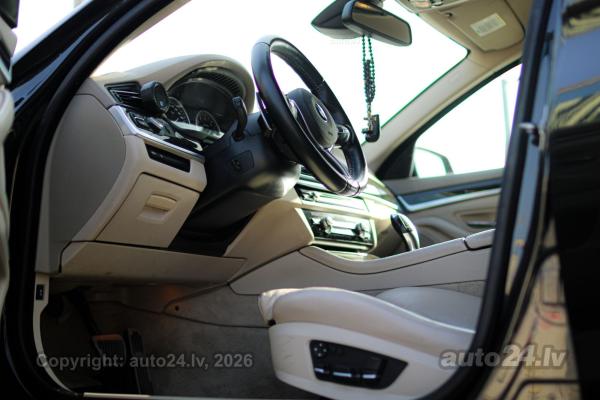 Melns BMW 5 Series 2010 Tallina, ar dzinēja tilpumu 3.00 L un nobraukumu 0 tūkst. km par 15000 €, foto 2 vietnē AUTOMOTO.COM.LV