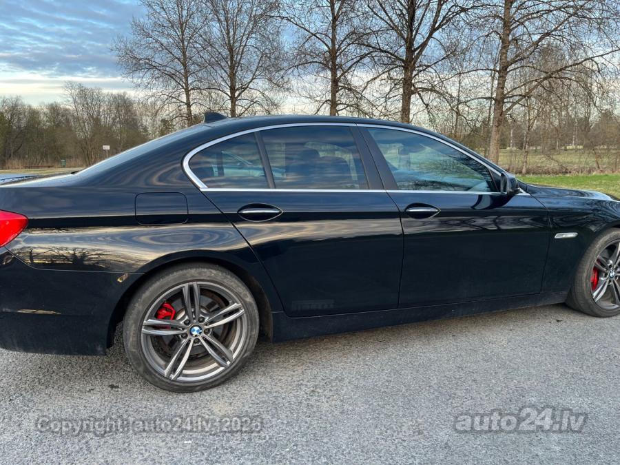 Black BMW 5 Series 2010 in Paide, with an engine capacity of 3.00 L and mileage of 310 thousand km for 9900 €, photo 4 on AUTOMOTO.COM.LV