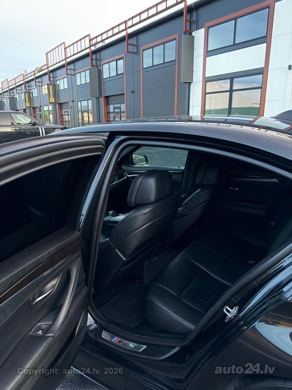 Melns BMW 5 Series 2010 Tallina, ar dzinēja tilpumu 3.00 L un nobraukumu 289 tūkst. km par 14999 €, foto 10 vietnē AUTOMOTO.COM.LV
