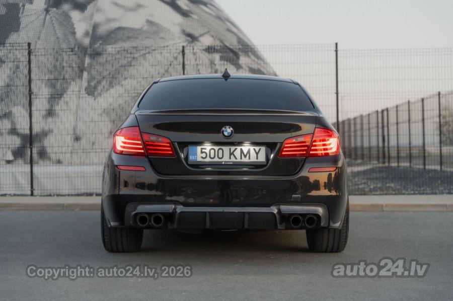 Melns BMW 5 Series 2010 Tallina, ar dzinēja tilpumu 3.00 L un nobraukumu 366 tūkst. km par 13900 €, foto 4 vietnē AUTOMOTO.COM.LV