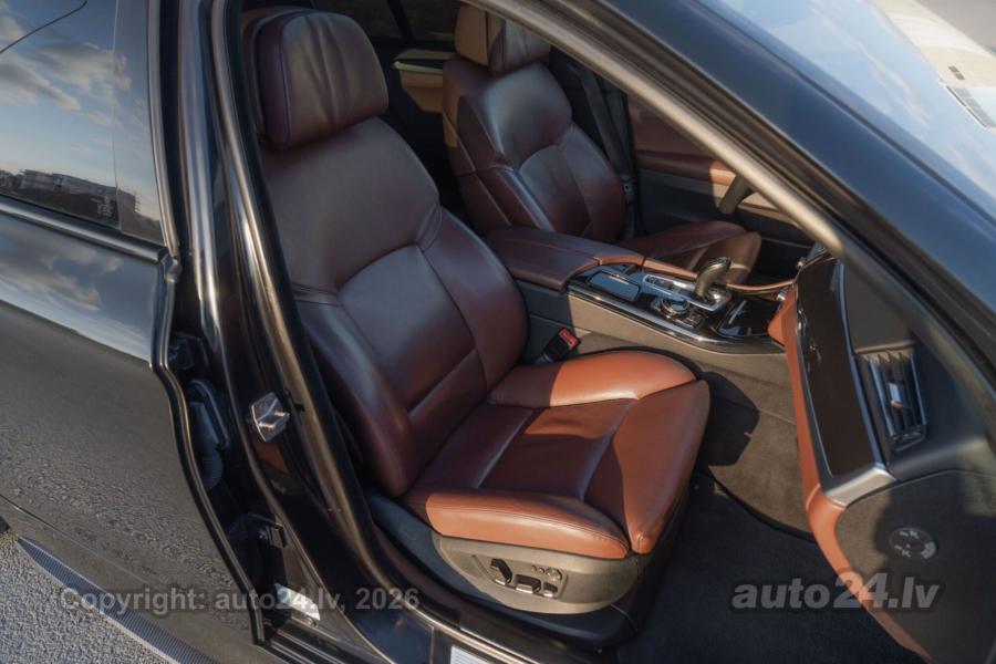 Melns BMW 5 Series 2010 Tallina, ar dzinēja tilpumu 3.00 L un nobraukumu 366 tūkst. km par 13900 €, foto 14 vietnē AUTOMOTO.COM.LV