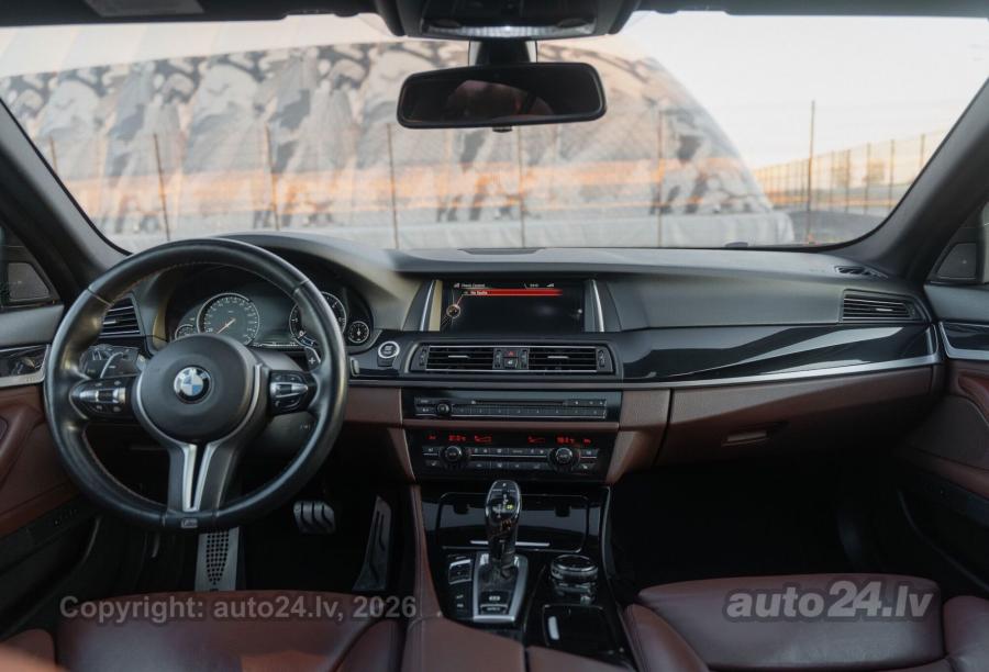 Melns BMW 5 Series 2010 Tallina, ar dzinēja tilpumu 3.00 L un nobraukumu 366 tūkst. km par 13900 €, foto 17 vietnē AUTOMOTO.COM.LV
