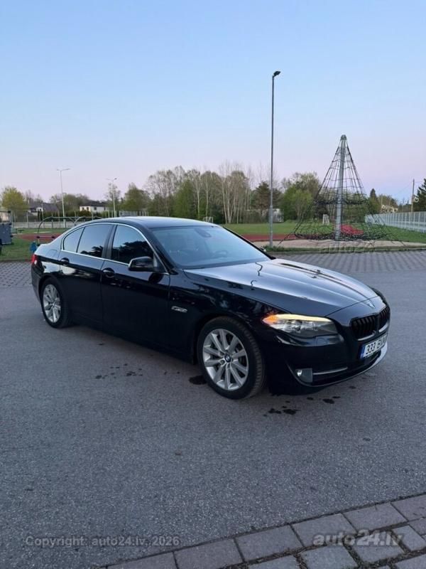 Black BMW 5 Series 2010 in Tallinn, with an engine capacity of 3.00 L and mileage of 267 thousand km for 13900 €, photo 1 on AUTOMOTO.COM.LV