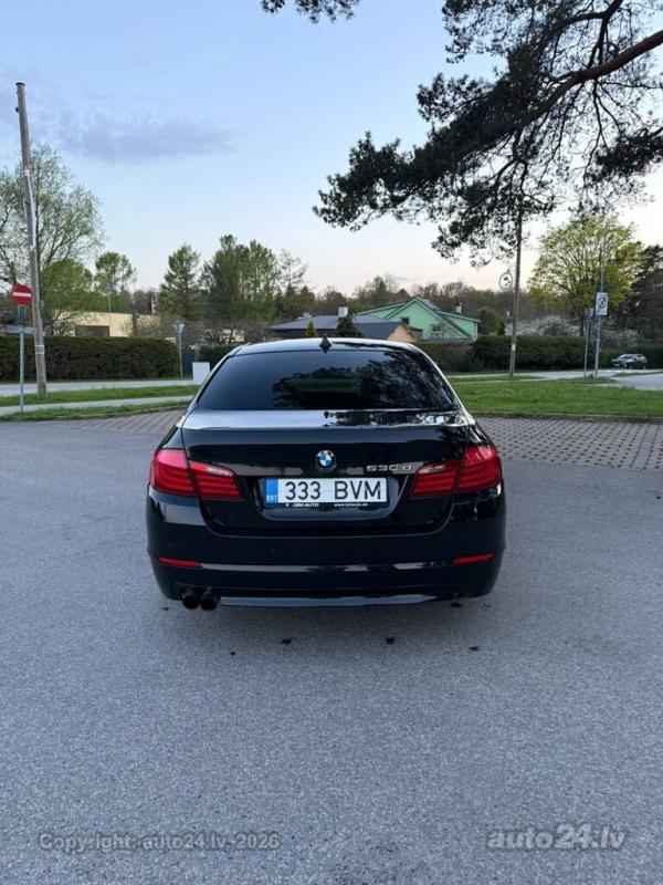 Black BMW 5 Series 2010 in Tallinn, with an engine capacity of 3.00 L and mileage of 267 thousand km for 13900 €, photo 6 on AUTOMOTO.COM.LV