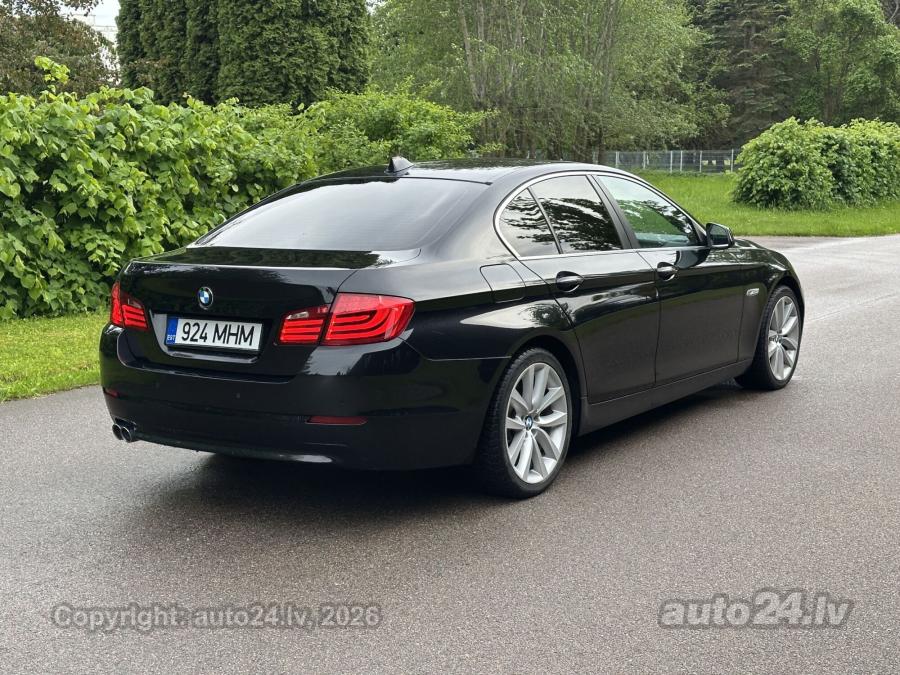 Black BMW 5 Series 2010 in Tartu, with an engine capacity of 2.00 L and mileage of 285 thousand km for 8500 €, photo 3 on AUTOMOTO.COM.LV