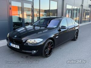 Melns BMW 5 Series 2010 Kuresāre, ar dzinēja tilpumu 3.00 L un nobraukumu 312 tūkst. km par 6990 €, foto 4 vietnē AUTOMOTO.COM.LV