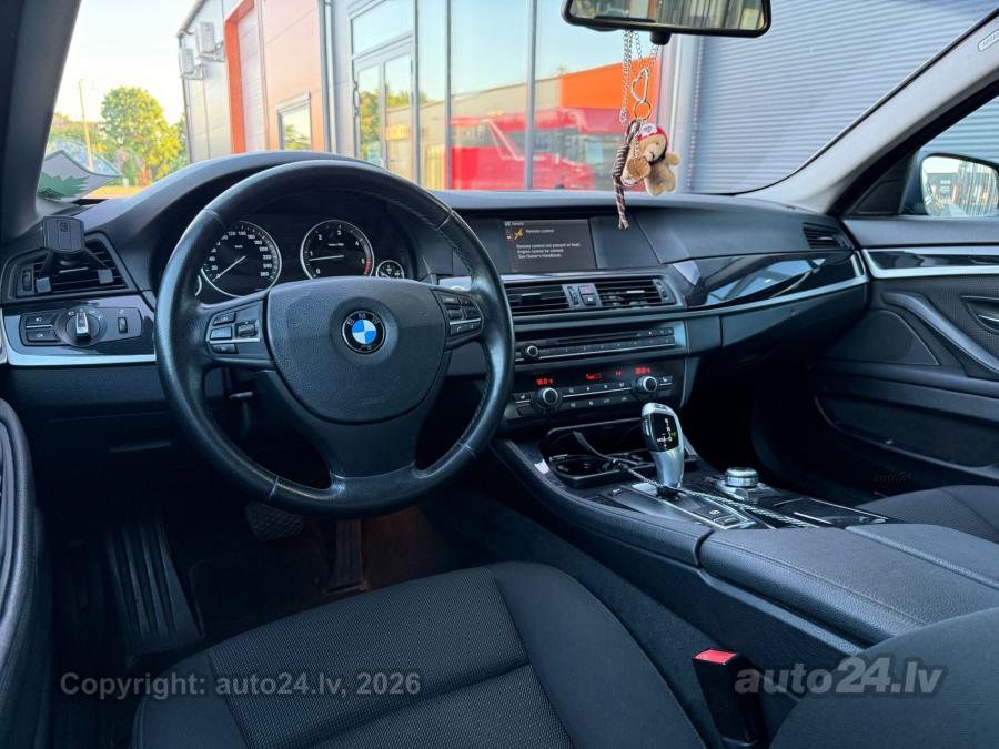 Melns BMW 5 Series 2010 Kuresāre, ar dzinēja tilpumu 3.00 L un nobraukumu 312 tūkst. km par 6990 €, foto 13 vietnē AUTOMOTO.COM.LV