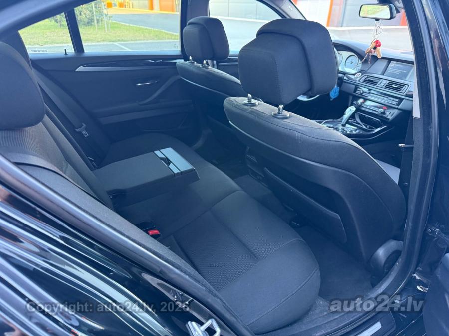 Melns BMW 5 Series 2010 Kuresāre, ar dzinēja tilpumu 3.00 L un nobraukumu 312 tūkst. km par 6990 €, foto 16 vietnē AUTOMOTO.COM.LV