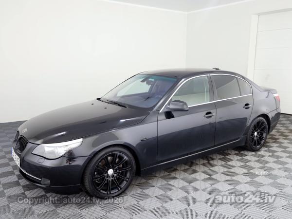 Melns BMW 5 Series 2010 Tallina, ar dzinēja tilpumu 2.00 L un nobraukumu 318 tūkst. km par 3999 €, foto 2 vietnē AUTOMOTO.COM.LV