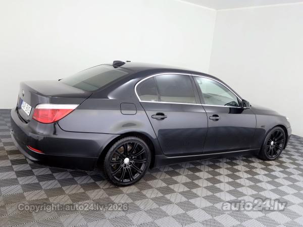 Melns BMW 5 Series 2010 Tallina, ar dzinēja tilpumu 2.00 L un nobraukumu 318 tūkst. km par 3999 €, foto 3 vietnē AUTOMOTO.COM.LV