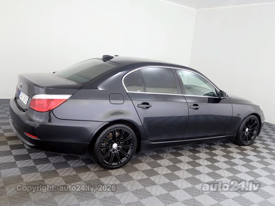 Melns BMW 5 Series 2010 Tallina, ar dzinēja tilpumu 2.00 L un nobraukumu 318 tūkst. km par 3999 €, foto 4 vietnē AUTOMOTO.COM.LV