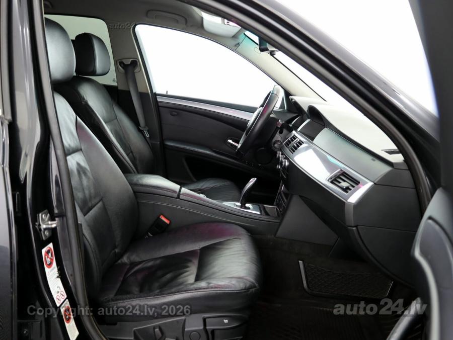 Melns BMW 5 Series 2010 Tallina, ar dzinēja tilpumu 2.00 L un nobraukumu 318 tūkst. km par 3999 €, foto 7 vietnē AUTOMOTO.COM.LV