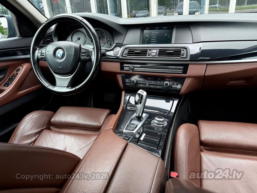 Melns BMW 5 Series 2010 Tallina, ar dzinēja tilpumu 2.00 L un nobraukumu 255 tūkst. km par 9999 €, foto 12 vietnē AUTOMOTO.COM.LV
