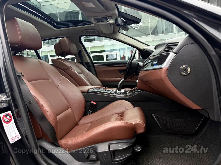 Melns BMW 5 Series 2010 Tallina, ar dzinēja tilpumu 2.00 L un nobraukumu 255 tūkst. km par 9999 €, foto 15 vietnē AUTOMOTO.COM.LV