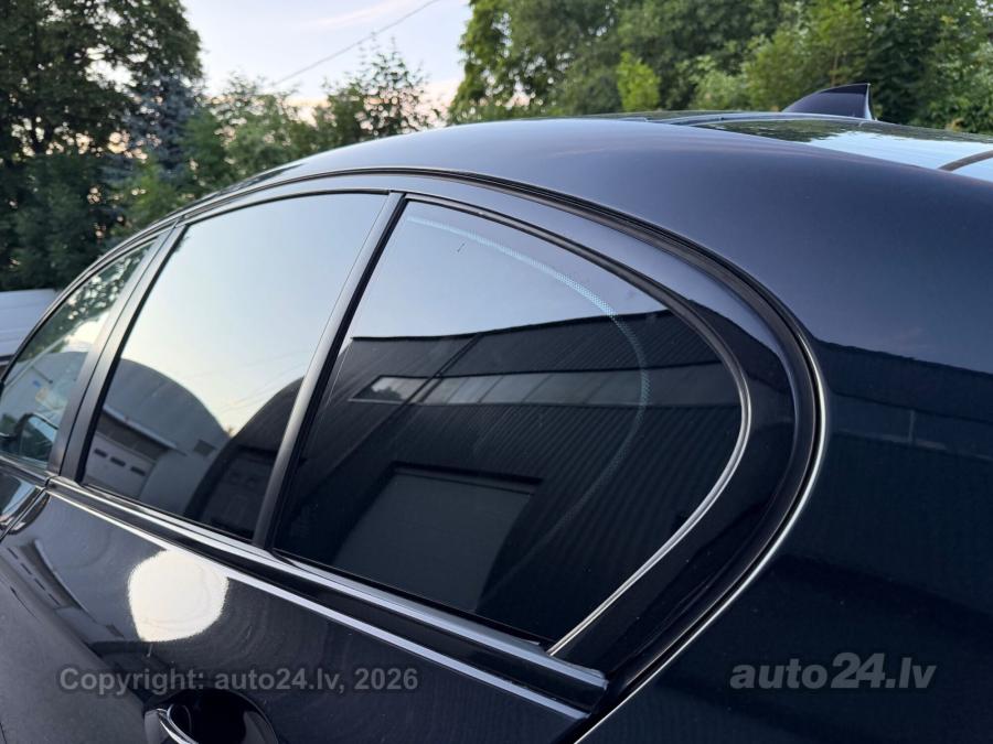 Melns BMW 5 Series 2010 Tallina, ar dzinēja tilpumu 3.00 L un nobraukumu 315 tūkst. km par 12450 €, foto 15 vietnē AUTOMOTO.COM.LV