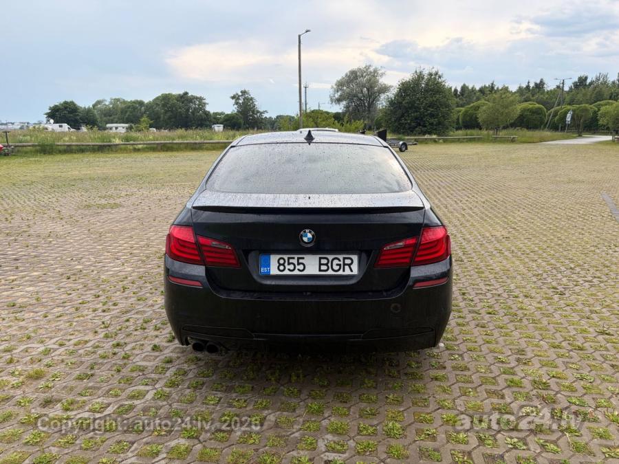 Black BMW 5 Series 2010 in Tallinn, with an engine capacity of 3.00 L and mileage of 336 thousand km for 10000 €, photo 5 on AUTOMOTO.COM.LV