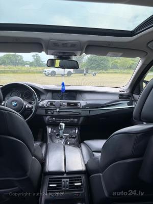 Black BMW 5 Series 2010 in Tallinn, with an engine capacity of 3.00 L and mileage of 336 thousand km for 10000 €, photo 12 on AUTOMOTO.COM.LV