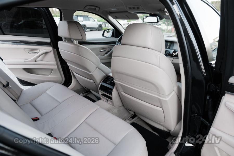 Melns BMW 5 Series 2010 Tartu, ar dzinēja tilpumu 3.00 L un nobraukumu 340 tūkst. km par 13590 €, foto 16 vietnē AUTOMOTO.COM.LV