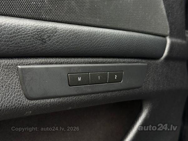 Black BMW 5 Series 2010 in Tartu, with an engine capacity of 3.00 L and mileage of 304 thousand km for 7500 €, photo 10 on AUTOMOTO.COM.LV