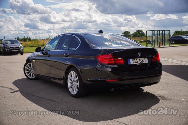 Melns BMW 5 Series 2010 Tallina, ar dzinēja tilpumu 3.00 L un nobraukumu 271 tūkst. km par 10990 €, foto 7 vietnē AUTOMOTO.COM.LV