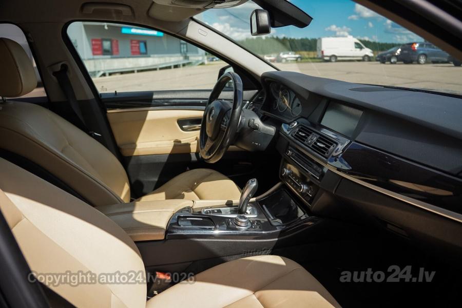 Black BMW 5 Series 2010 in Tallinn, with an engine capacity of 3.00 L and mileage of 271 thousand km for 10990 €, photo 17 on AUTOMOTO.COM.LV