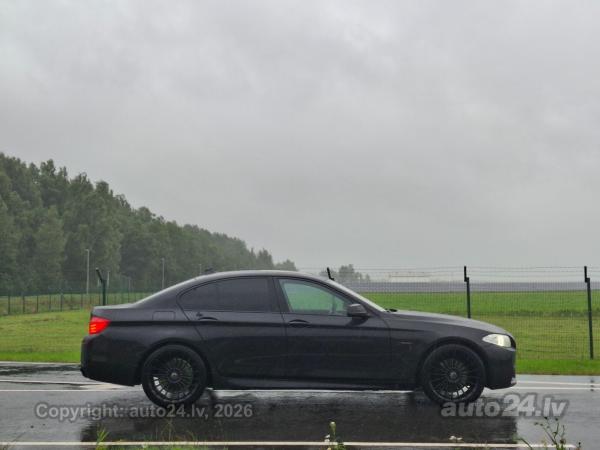 Черный БМВ 5 Серия 2010 в Таллин, объемом двигателя 3.00 л и пробегом 326 тыс. км за 11000 €, фото 3 на AUTOMOTO.COM.LV