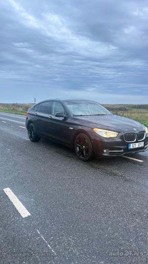 Black BMW 5 Series 2010 in Tallinn, with an engine capacity of 3.00 L and mileage of 305 thousand km for 9800 €, photo 3 on AUTOMOTO.COM.LV