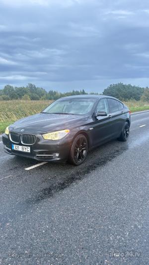 Black BMW 5 Series 2010 in Tallinn, with an engine capacity of 3.00 L and mileage of 305 thousand km for 9800 €, photo 4 on AUTOMOTO.COM.LV