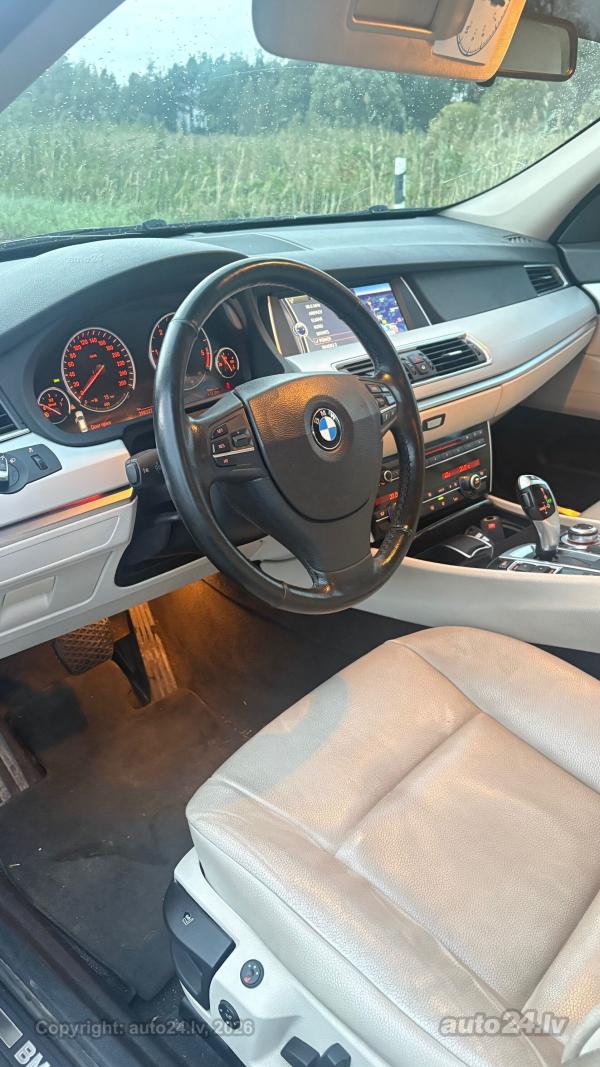 Melns BMW 5 Series 2010 Tallina, ar dzinēja tilpumu 3.00 L un nobraukumu 305 tūkst. km par 9800 €, foto 10 vietnē AUTOMOTO.COM.LV