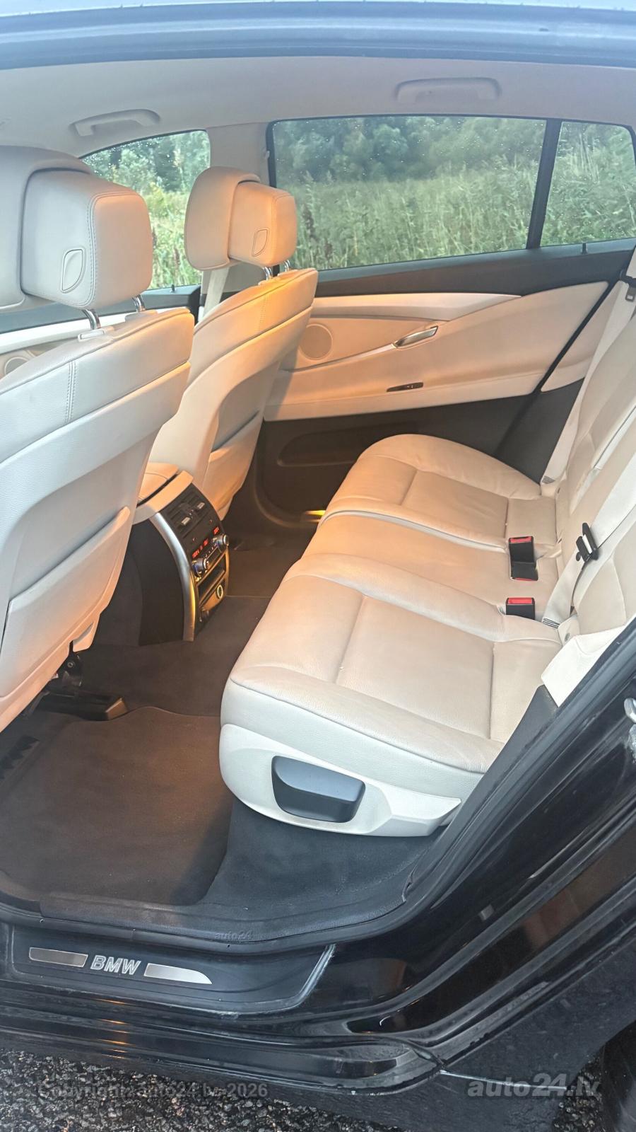 Black BMW 5 Series 2010 in Tallinn, with an engine capacity of 3.00 L and mileage of 305 thousand km for 9800 €, photo 11 on AUTOMOTO.COM.LV
